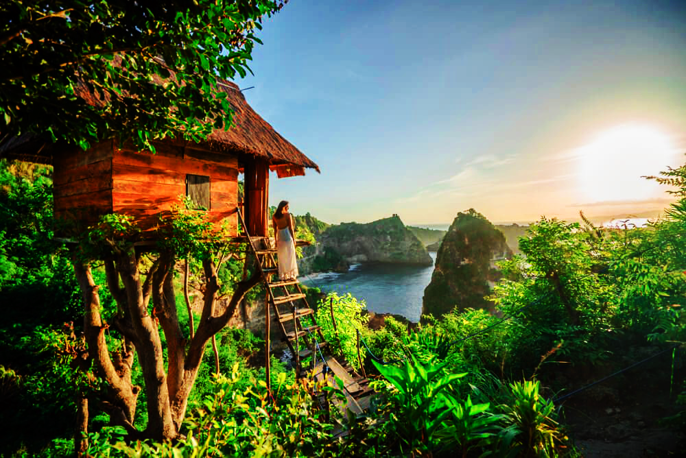 A Torism Object in Nusa Penida The Rumah Pohon Treehouse - Golden Egg ...