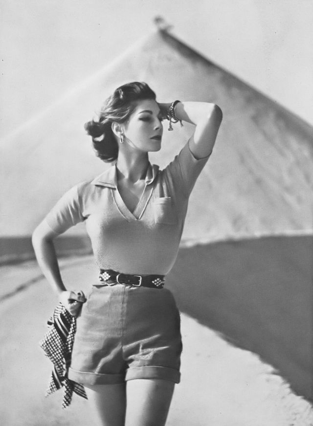 45 Fabulous Photos of Model Fiona Campbell-Walter in the 1950s ~ Vintage Everyday
