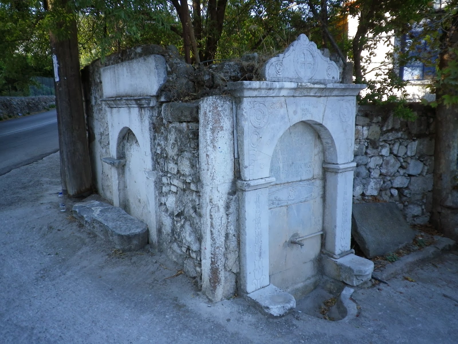 ΠΟΛΙΧΝΙΑΤΙΚΗ ΑΦΛΟΥΓΗ: ΔΗΜΟΤΙΚΑ ΠΗΓΑΔΙΑ ΚΑΙ ΒΡΥΣΕΣ ΜΙΑΣ ΑΛΛΗΣ ΕΠΟΧΗΣ ΠΟΥ ...