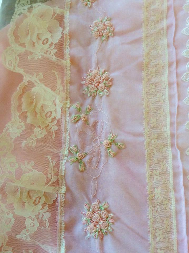 The Bluebirds are Nesting...: The Christmas Challenge. Grub roses.