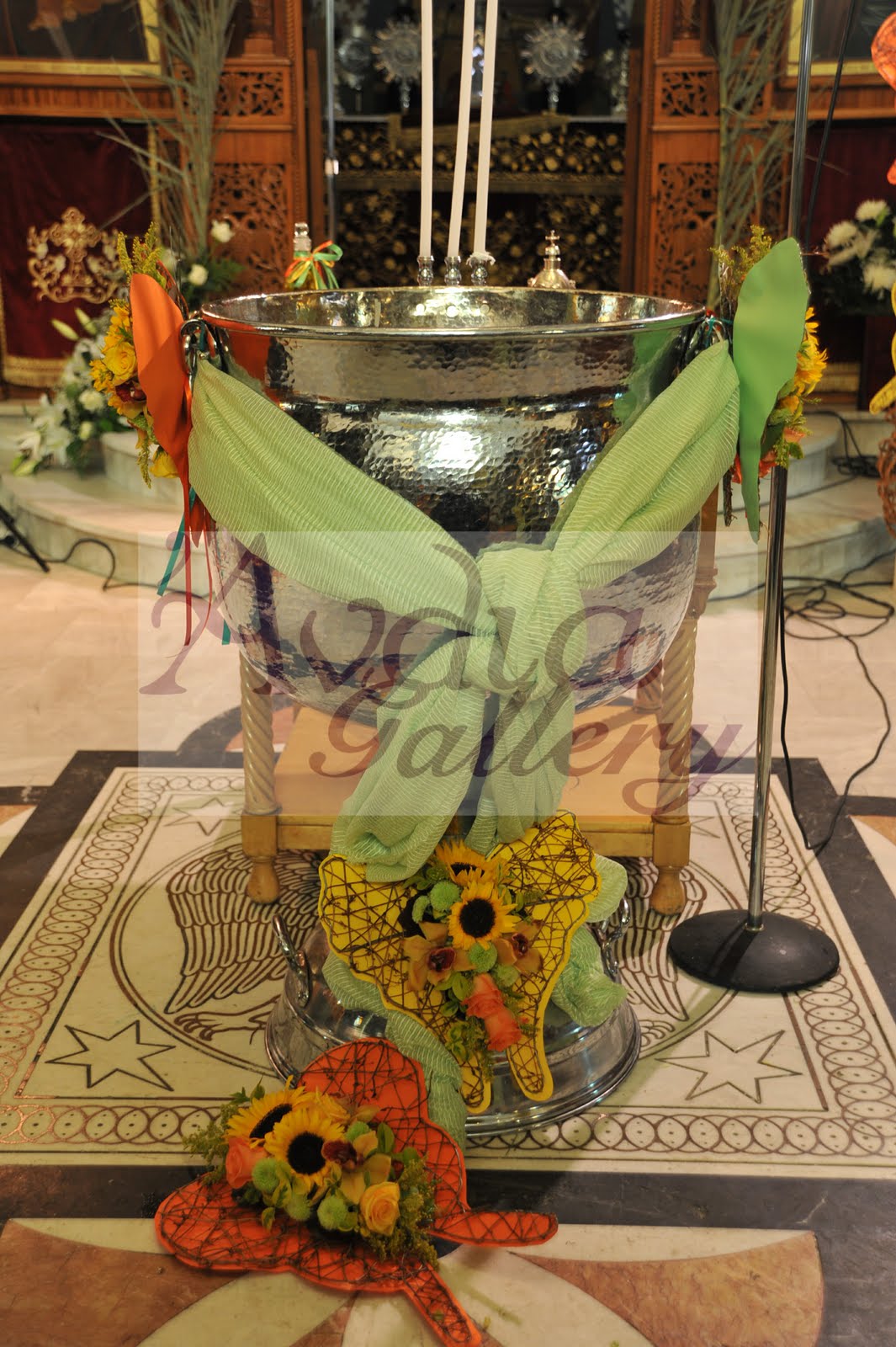 Anthiagallery: ΒΑΠΤΙΣΗ ΜΕ ΞΥΛΙΝΕΣ ΠΕΤΑΛΟΥΔΕΣ