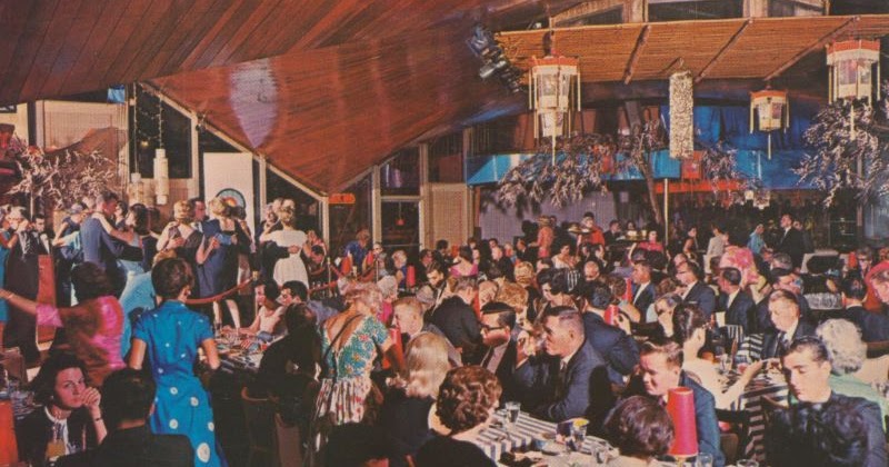 25 Fascinating Postcards Show the Castaways at Miami Beach, Florida in ...