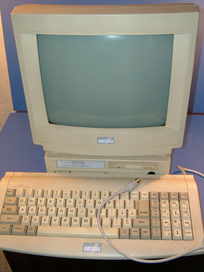 Retro Treasures: The Amstrad PCW PCW9256