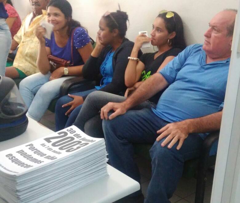 Ativistas de Paulo Duarte foram detidas distribuindo material ...