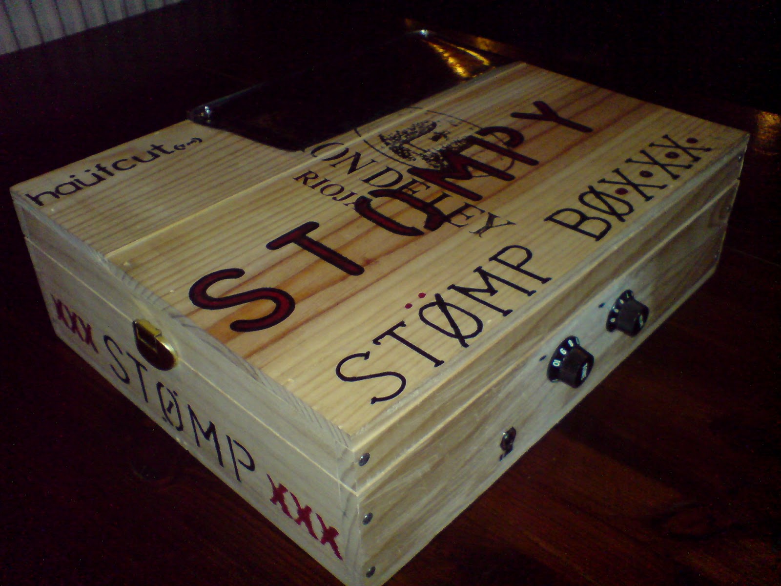 Haüfcut Instruments : STOMPY Stomp Boxxx