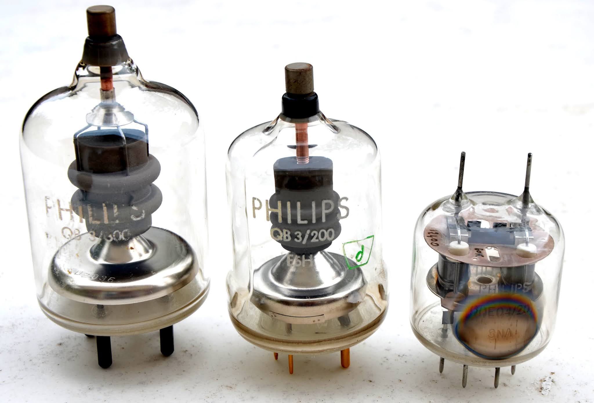 RadioCommunications: Divers: Quelques tubes WWII et années 50