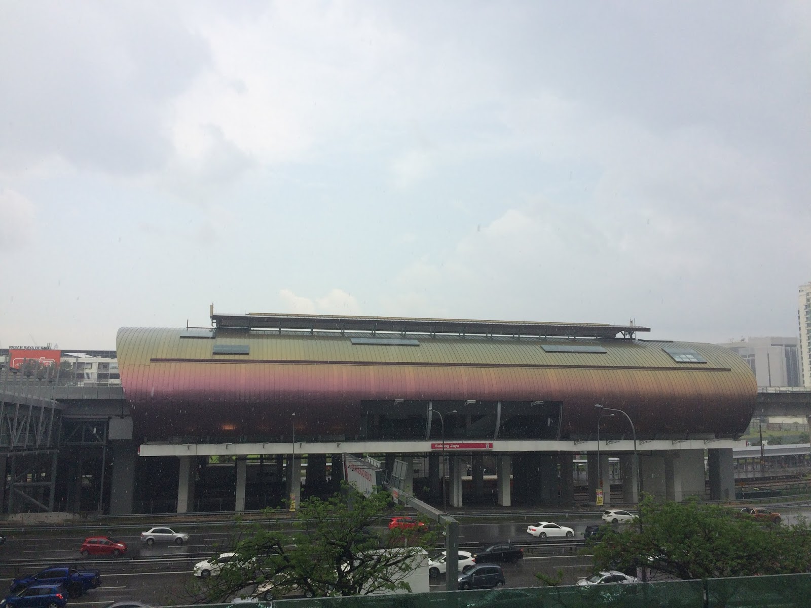 Kuala Lumpur Walk Pics : LRT Subang Jaya Station