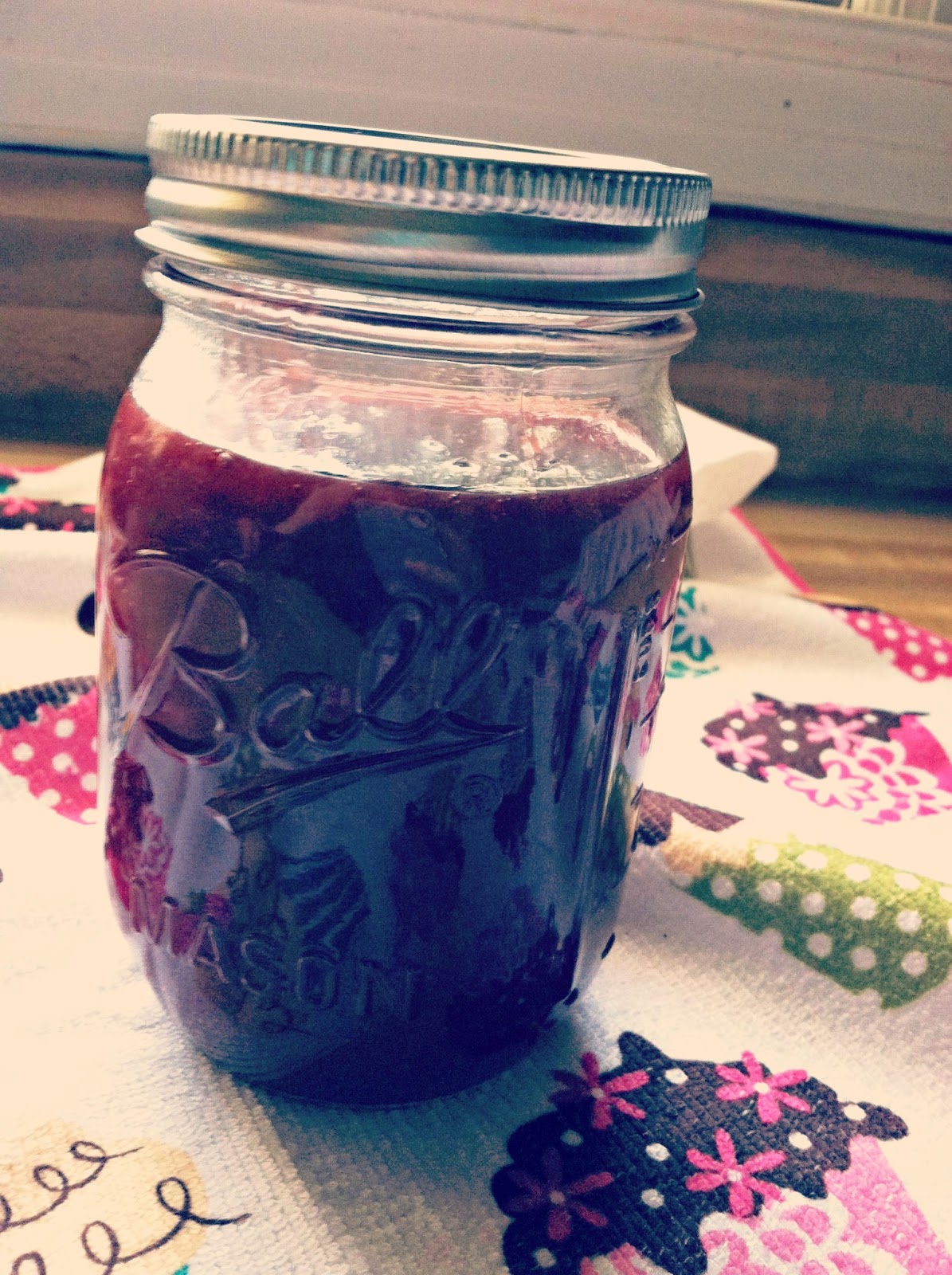 Cupcake Dreams and Paper Memories: Homemade Strawberry Syrup