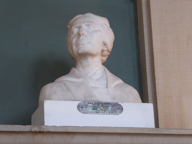 Photo-ops: Statue of Historic Figure: Alice Stone Blackwell - Boston, MA