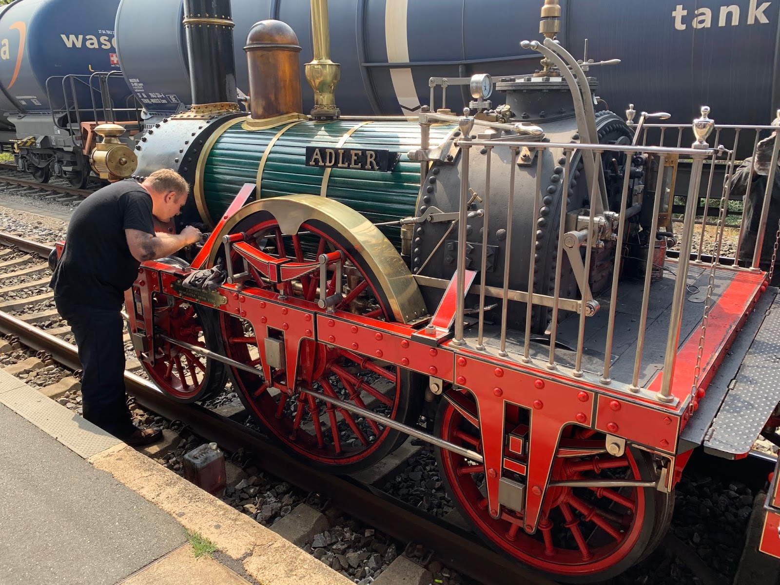 飛行場の測候所: 八月 2019