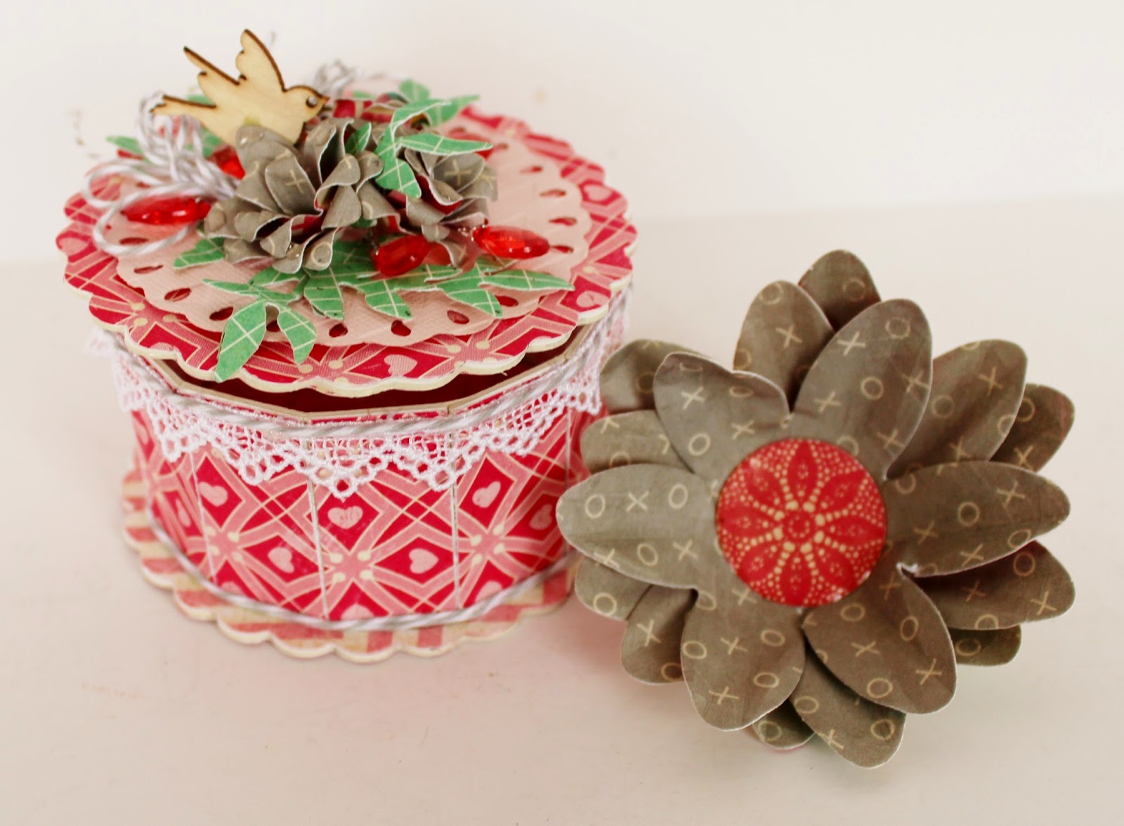 Pam Bray Designs: A Girl with Flair: Flower Cookie Box with Craftwell