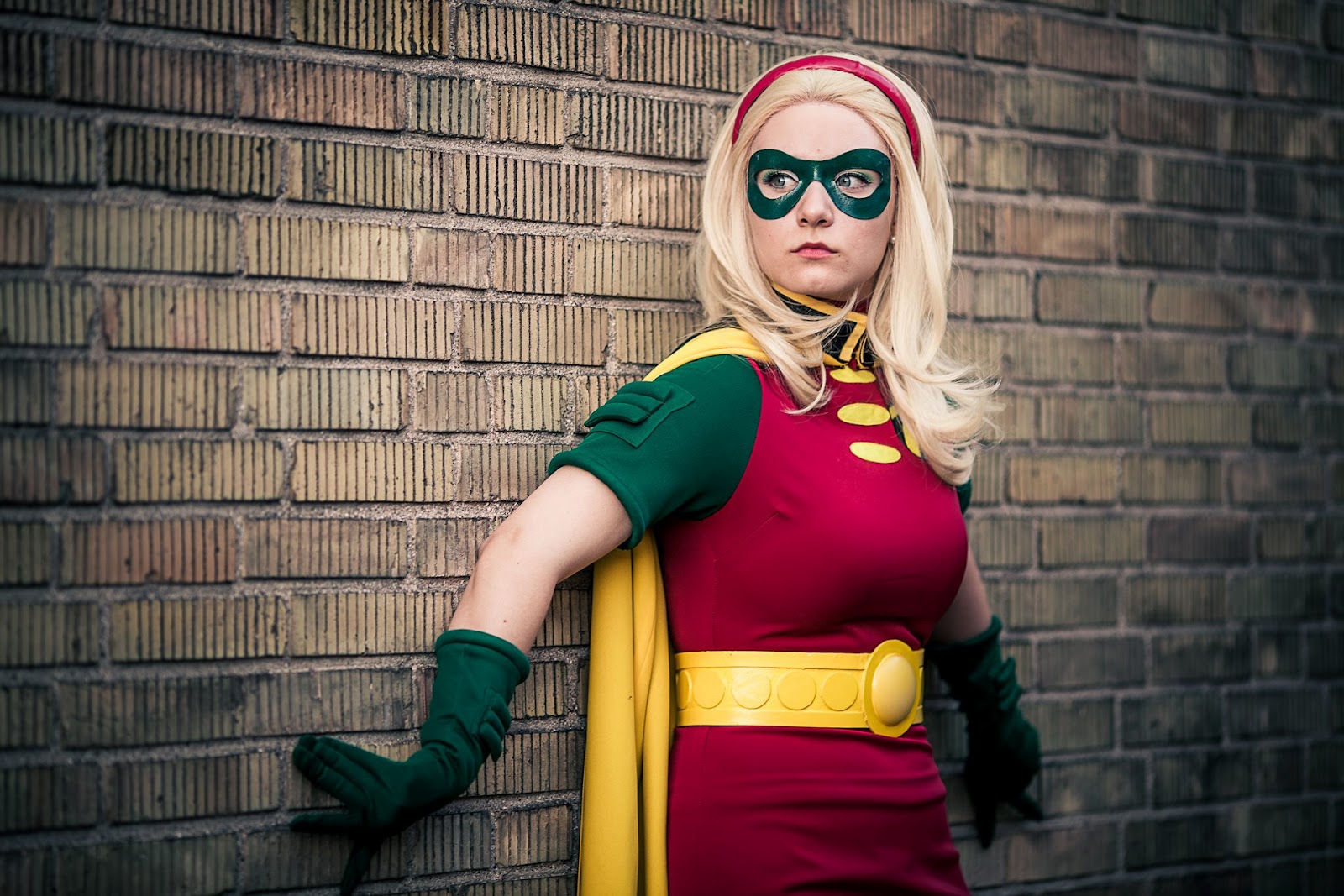 Geek Group Network: [Cosplay] Lady Robin (Stephanie Brown)