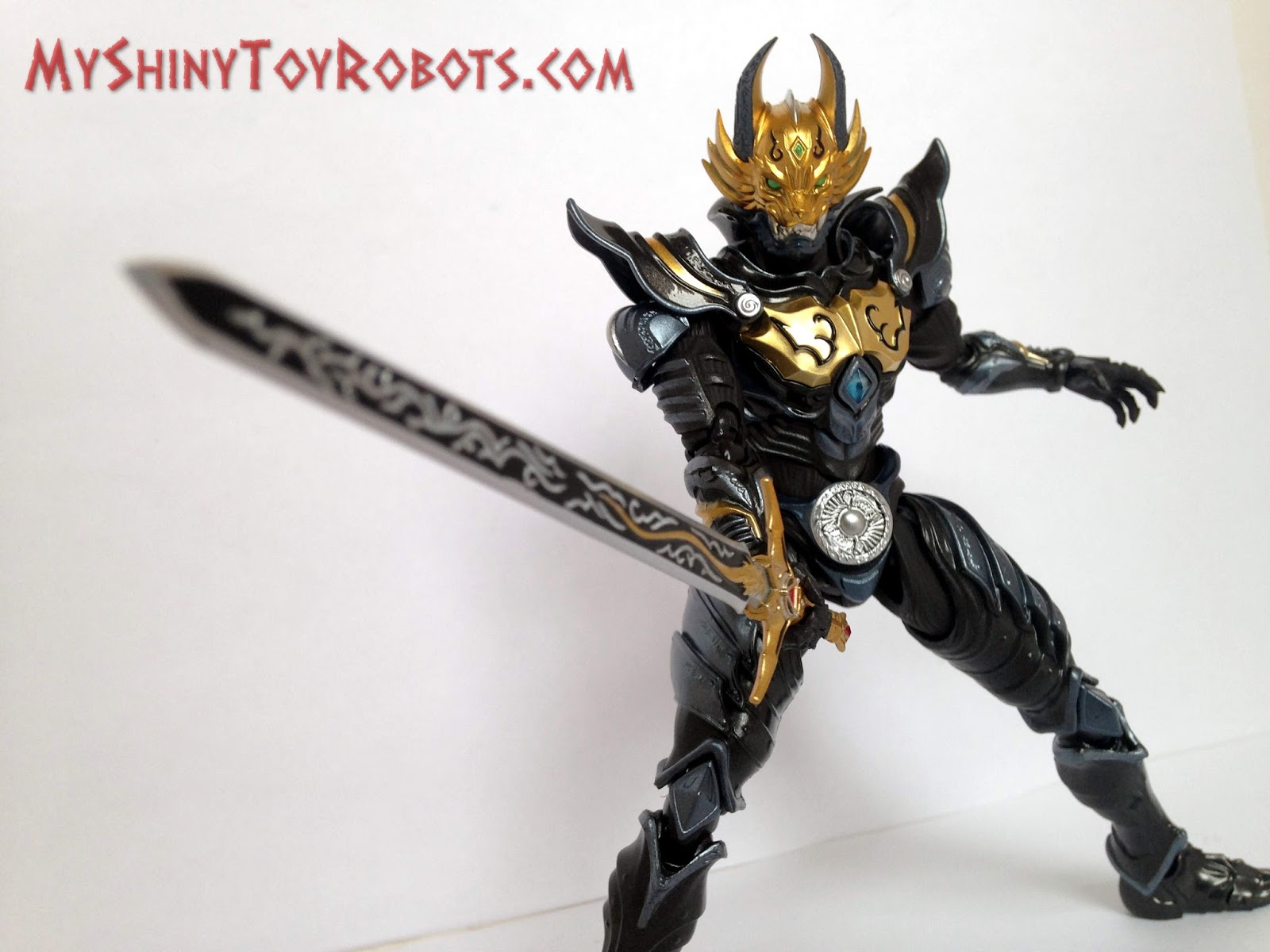 My Shiny Toy Robots: Toybox REVIEW: S.H. Figuarts Garo Ryuga Ver.