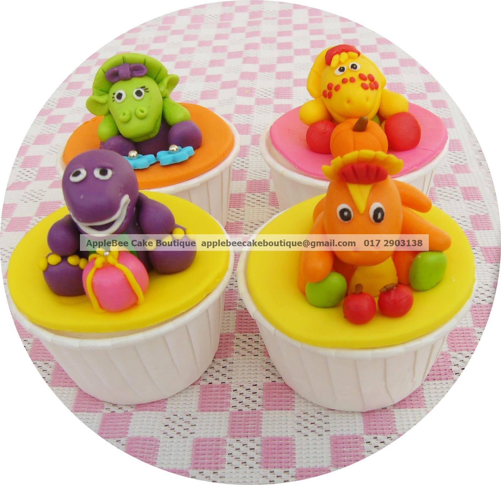 AppleBee Cake Boutique : 3D & 2D Fondant Cupcakes