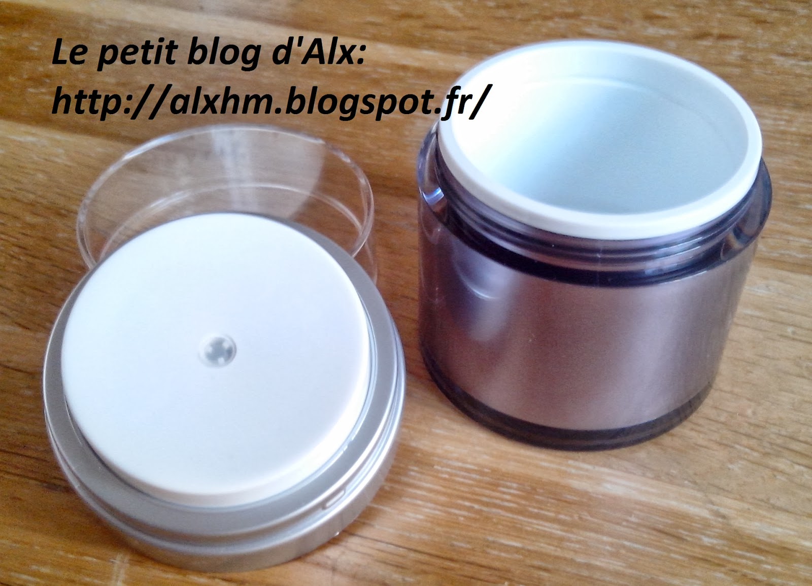 Le petit blog d'Alx: Pot poussoir airless d'Aroma Zone 30-50 ml