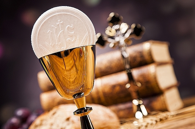 O que é a Eucaristia ? ¿ ? - Deus Eh Maior