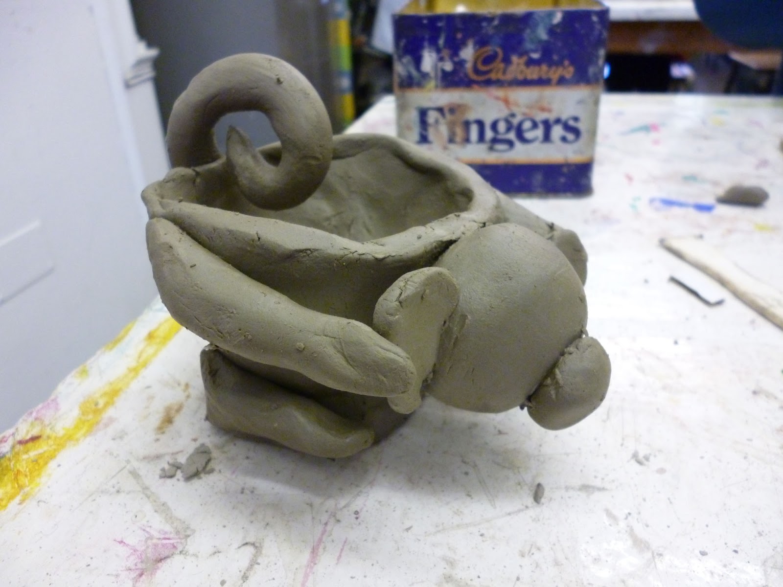 Paper Hat Parties: Animal Pinch Pots
