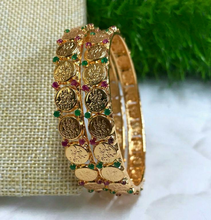 Golden kasulu bangles designs