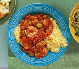 Camarones con tomate y aceitunas