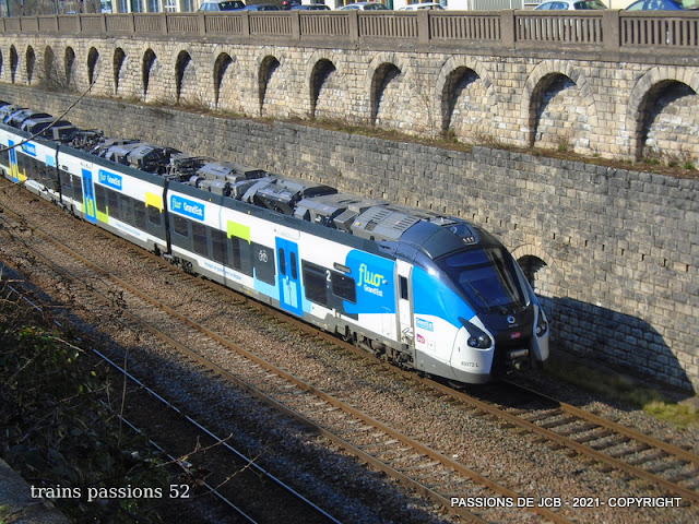 TRAINS-PASSIONS 52: CORADIA LINER - COULEUR FLUO GRAND EST.