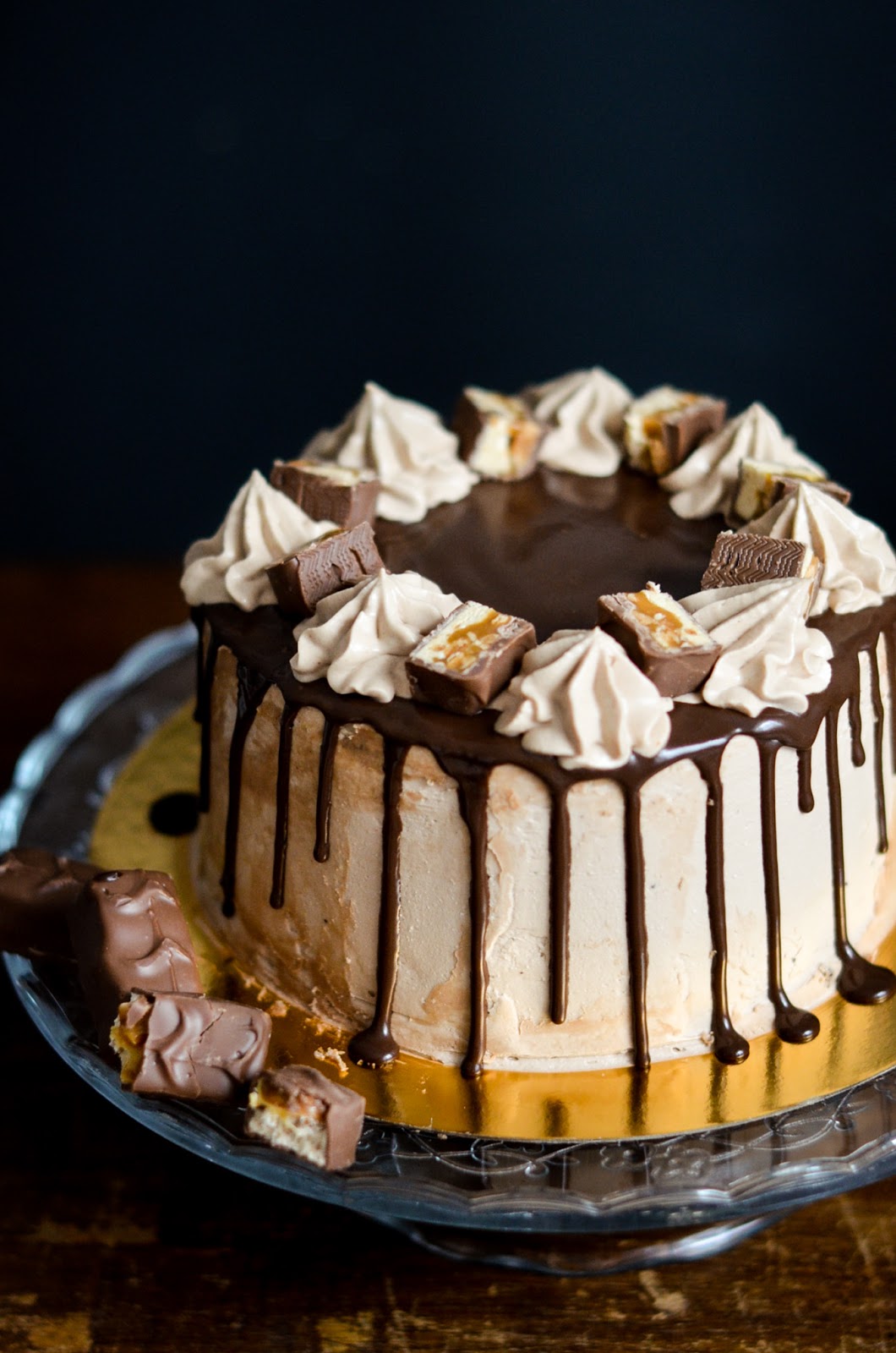 Layer Cake aux snickers - Cerise et Praline