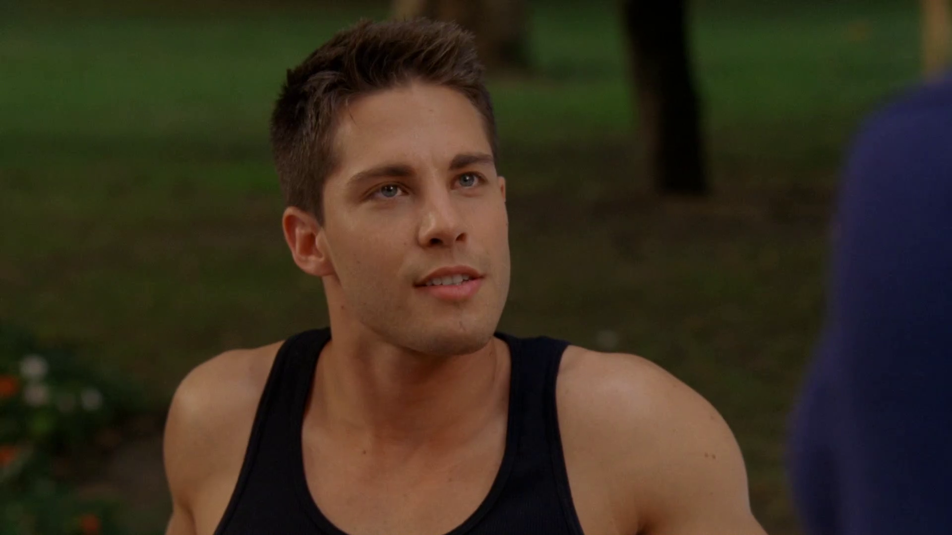 ausCAPS: Dean Geyer in Glee 4-02 "Britney 2.0"