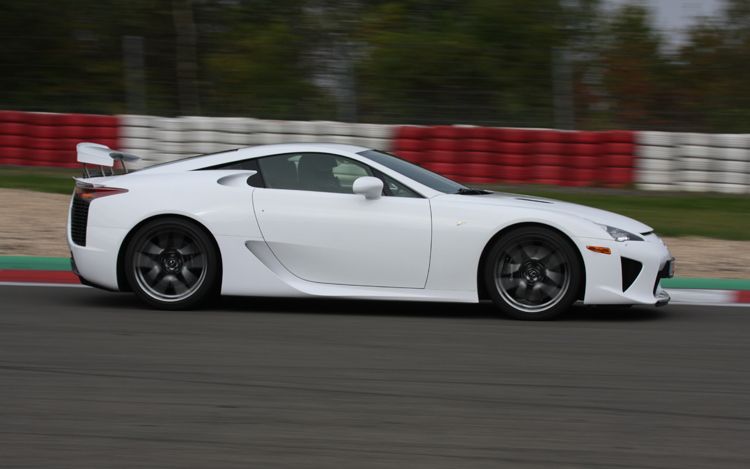 cars-trend: 2012 Lexus LFA