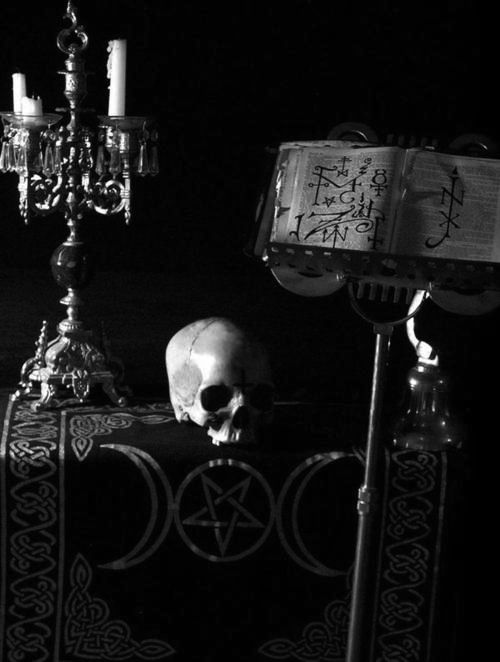 Magnum Opus Aeternam : Missas Negras