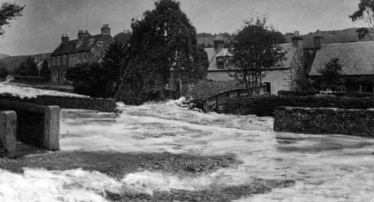 Tour Scotland: Old Photograph 1916 Flood Auchtermuchty Fife Scotland