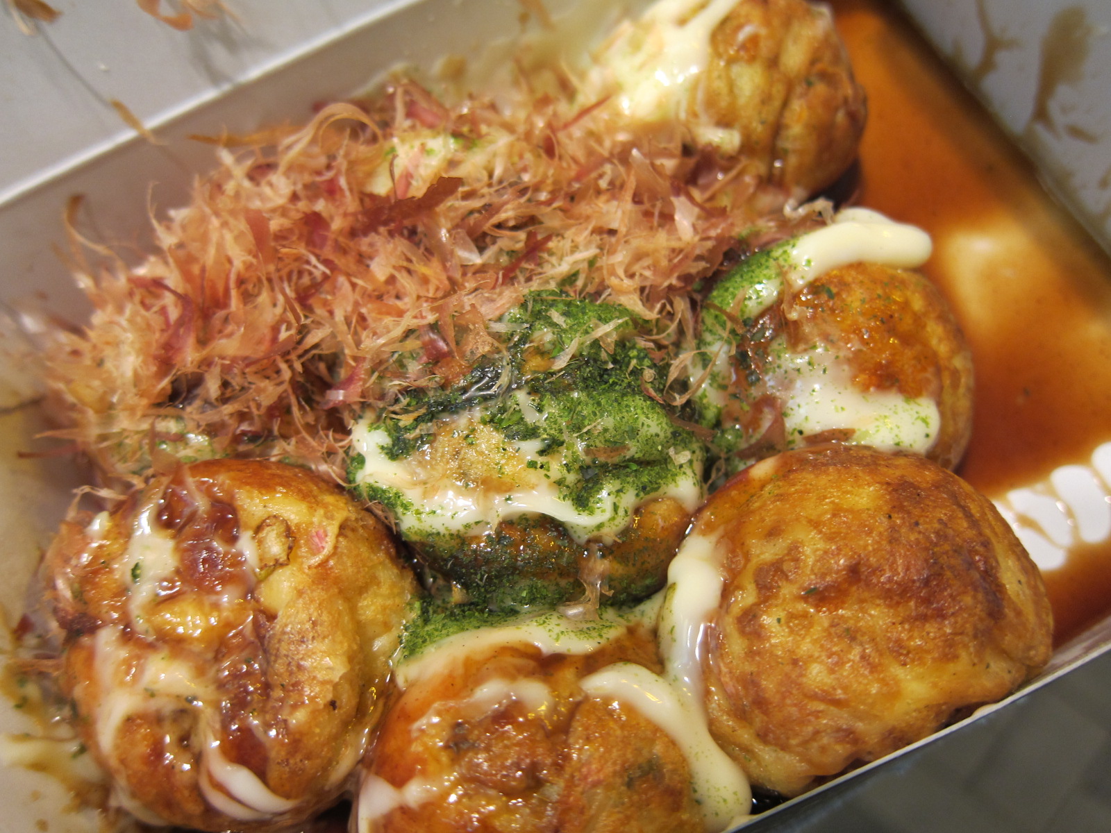 OSAKA DAY 1 - DOTONBORI AND SENSATIONAL MATSUSAKA WAGYU BEEF / LUCY ...