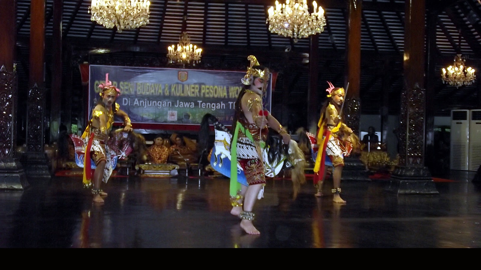 seni budaya & tokoh karakter: Tokoh Wayang Raksasa Yang Berbudi Luhur