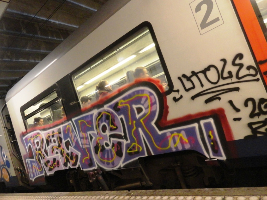 GRAFFITI KIDS Art on Train