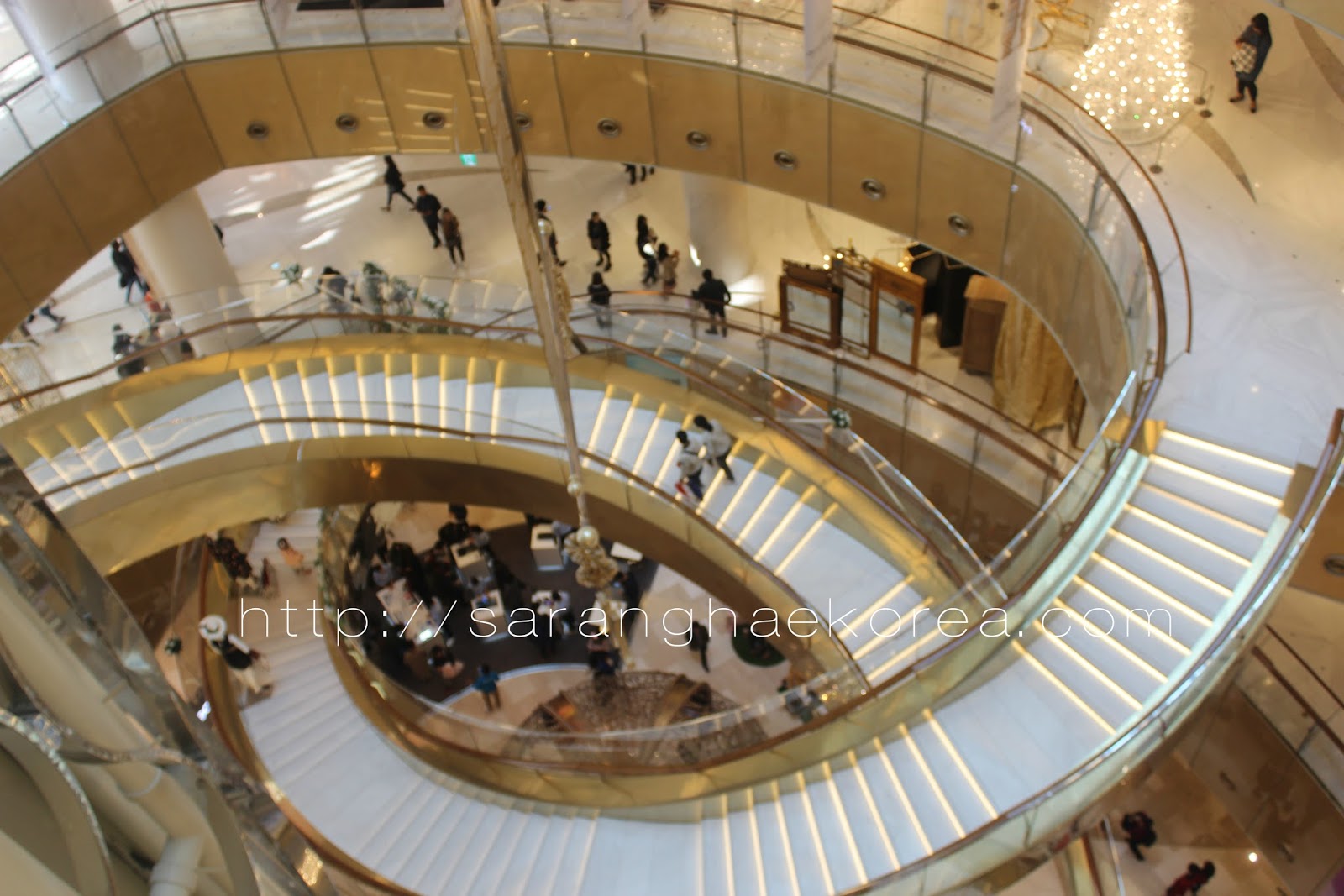 5 Reasons Why You Should Visit Lotte World Tower And Mall (롯데월드타워&롯데월드몰)