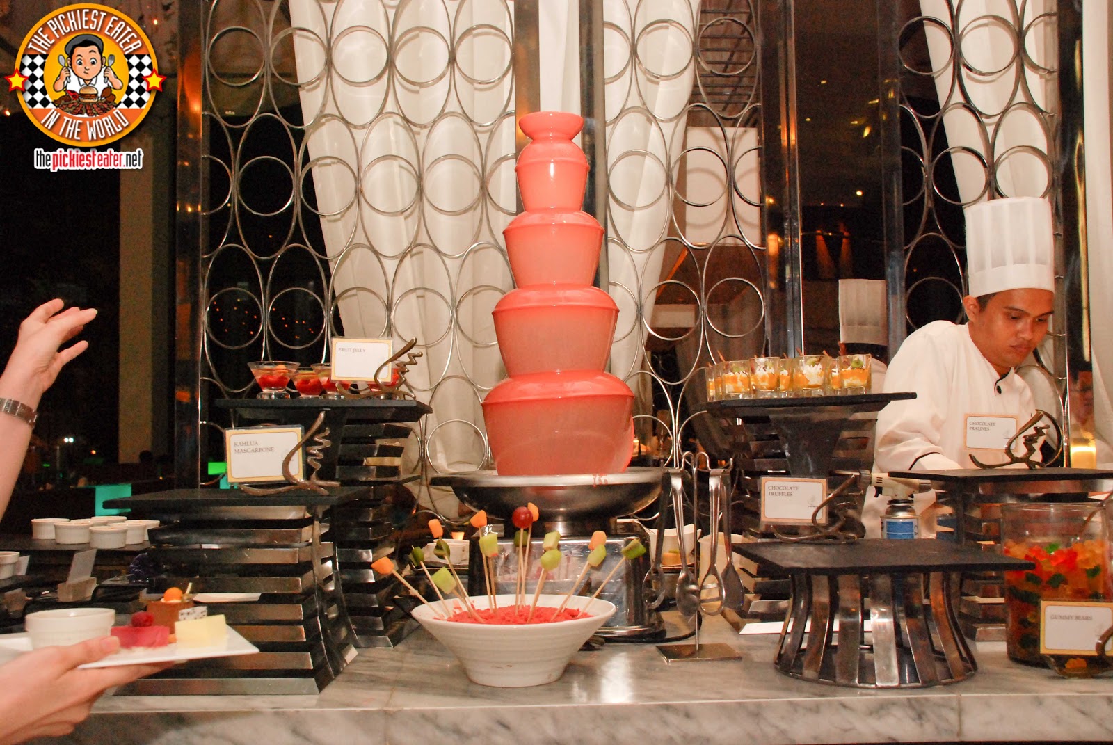 THE PICKIEST EATER IN THE WORLD: THE LOBSTER BUFFET OF CORNICHE AT ...