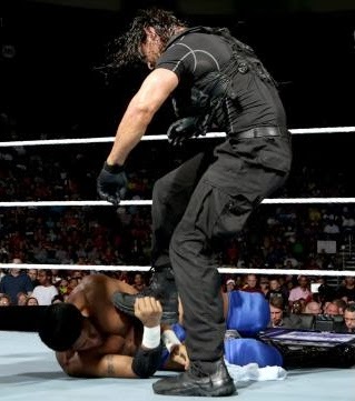 WWE In live!!!!: 11-ON-3 HANDICAP GAUNTLET MATCH