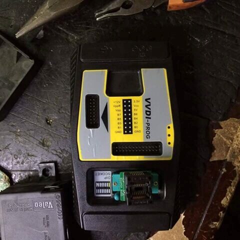 Xhorse VVDI2 VVDI II vs. Xhorse VVDI Prog Programmer-EOBDTool.co.uk