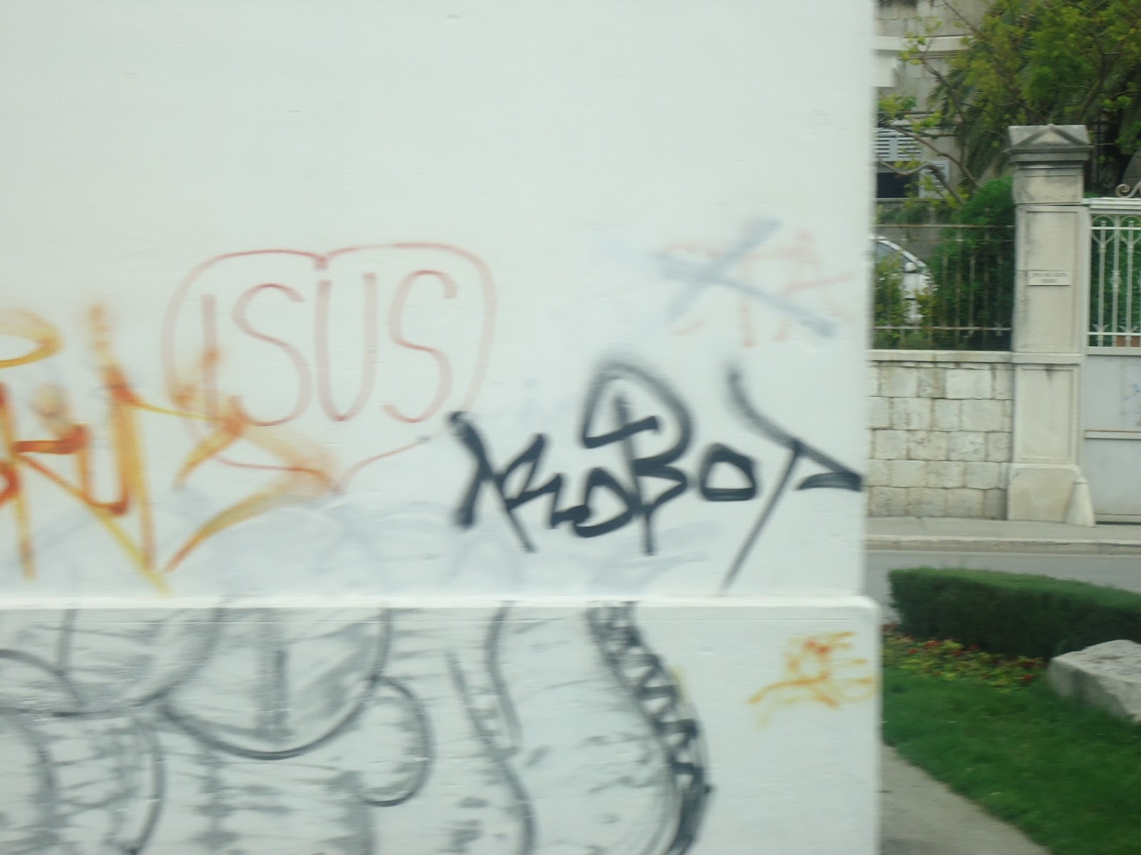 Gargoyles & Graffiti: Graffiti at Split, Croatia