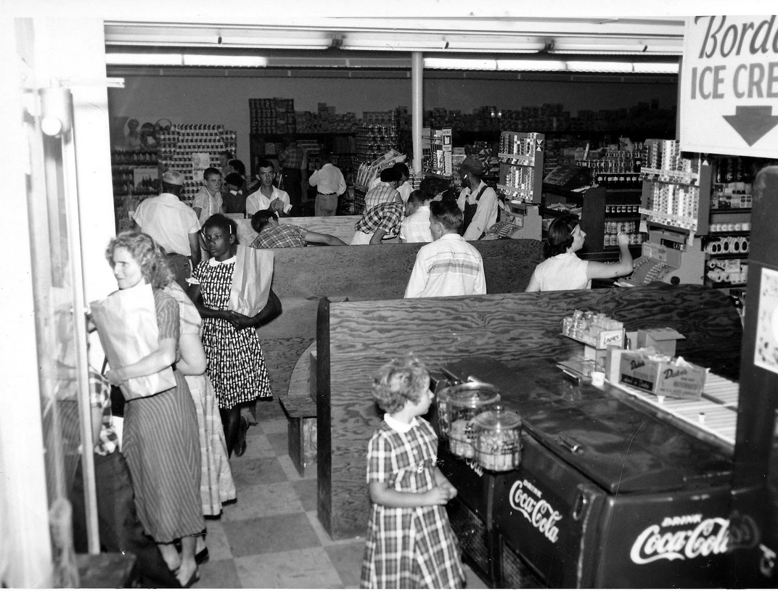 IMAGES OF OUR PAST - BRACEWELL'S GROCERY STORE - 1950s, CENTRAL DRIVE ...