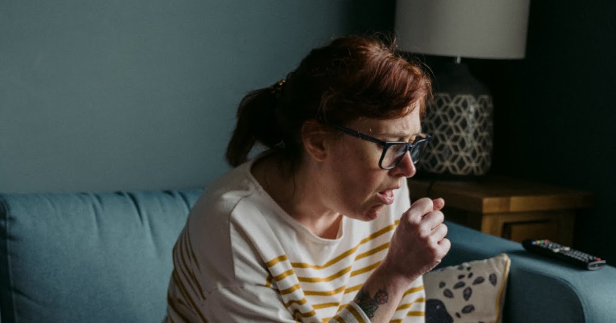 "Hock a loogie" nghĩa là gì?