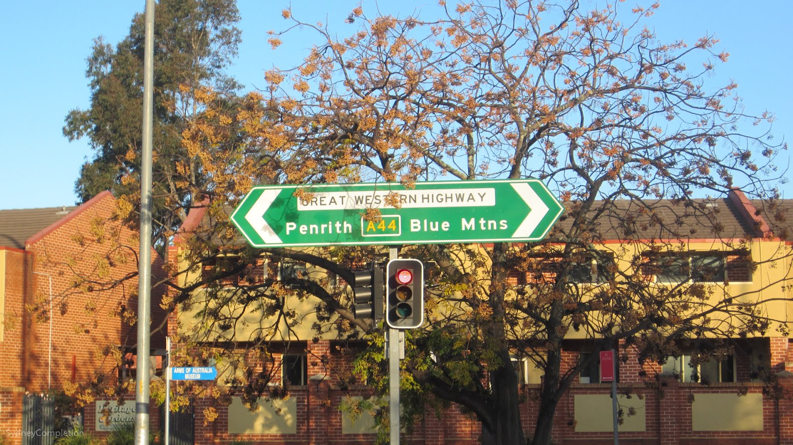 On the Mountain's Edge: Emu Plains - Completing Sydney