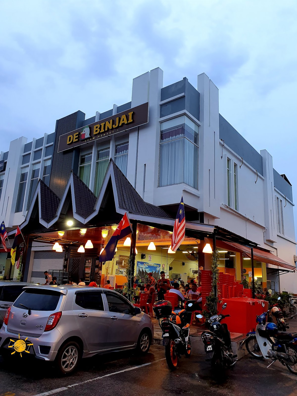 Restoran Ayam Penyet De Binjai Muar