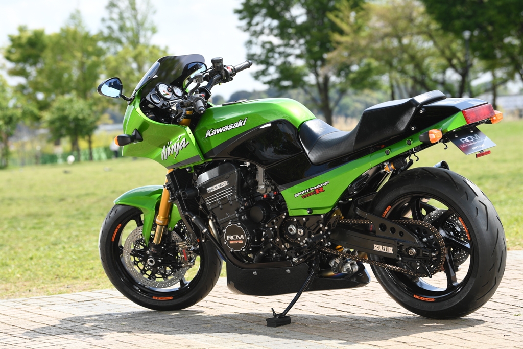 Racing Cafè: Kawasaki GPZ 900 R RCM-540 New Type-R by Sanctuary Tokyo West