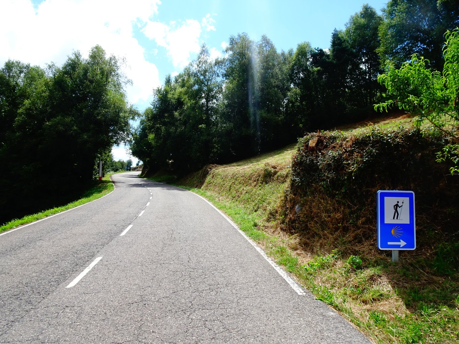 Xurde Morán: LLAGO (ALLANDE, ASTURIAS): EL TEIXO, EL CHAO Y EL CAMINO A ...