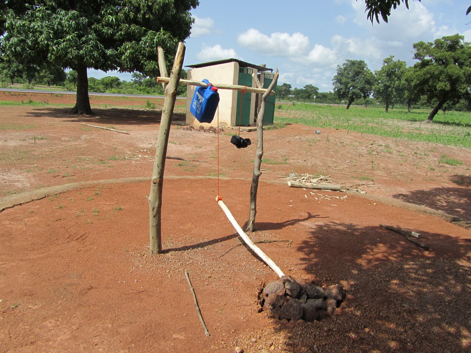 Great Expeditions - Mali: Tippy taps for all!!
