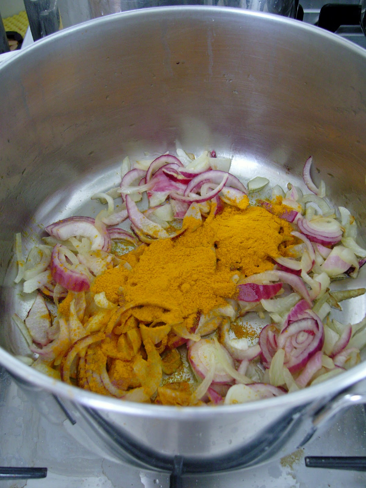 La mia cucina persiana: Riso Basmati con fave secche e curcuma "Dampokhtak"