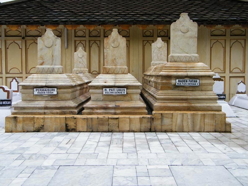 Biografi Raden Patah Raja Demak Pertama Kerajaan Islam Jawa