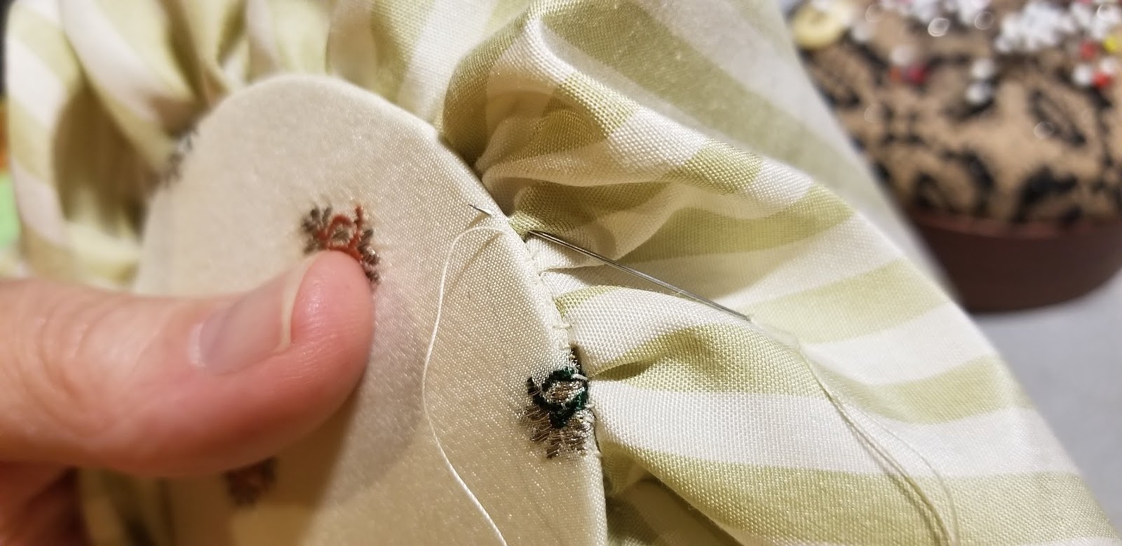 Sew Historical...and other fun stuff: A Circular Reticule Tutorial