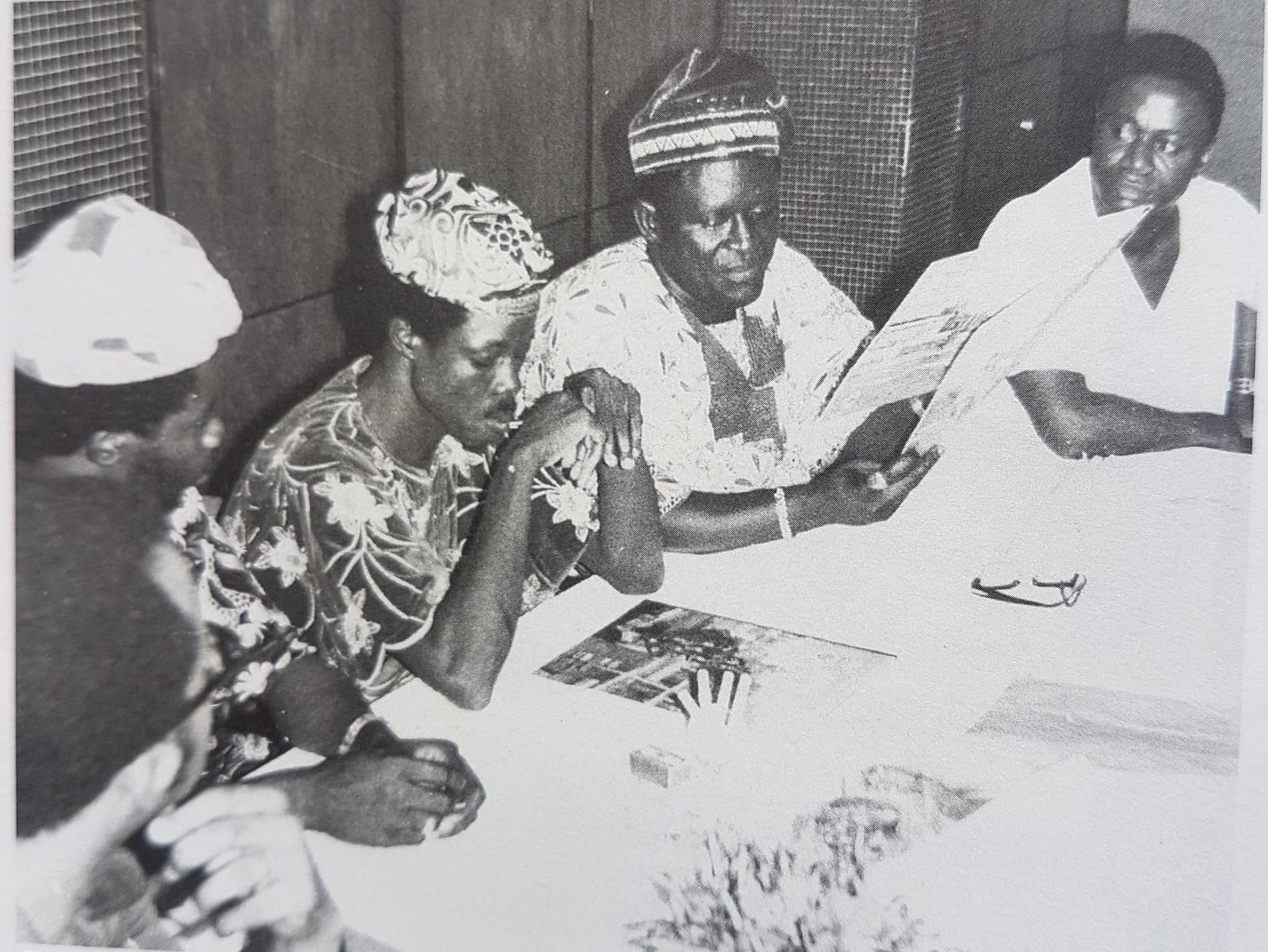 O N I G E G E W U R A: The Magnate versus The Musician - The Story of ...