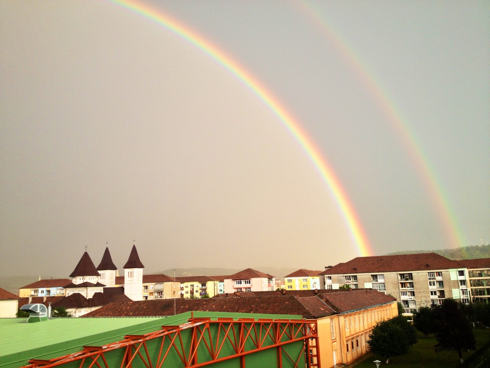 FOTO ŞI VIDEO - Curcubeu DUBLU la Mediaş. Imagini SUPERBE | MEDIAŞ ...