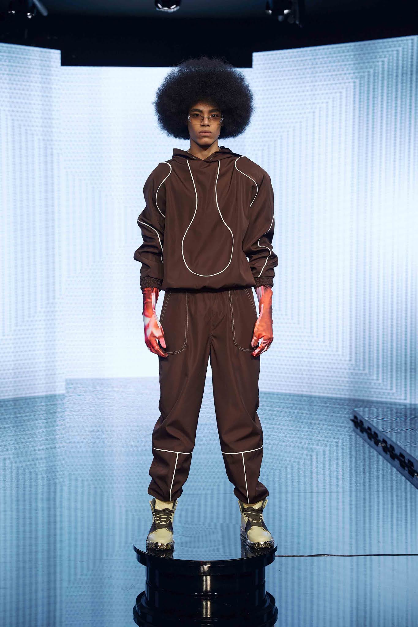 New Gen explora el modernismo y abstracción en su colección Fall-Winter ...